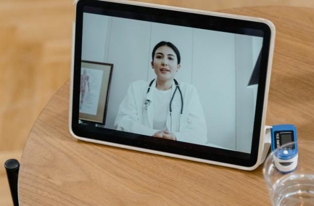 Virtual clinics | Hospice UK